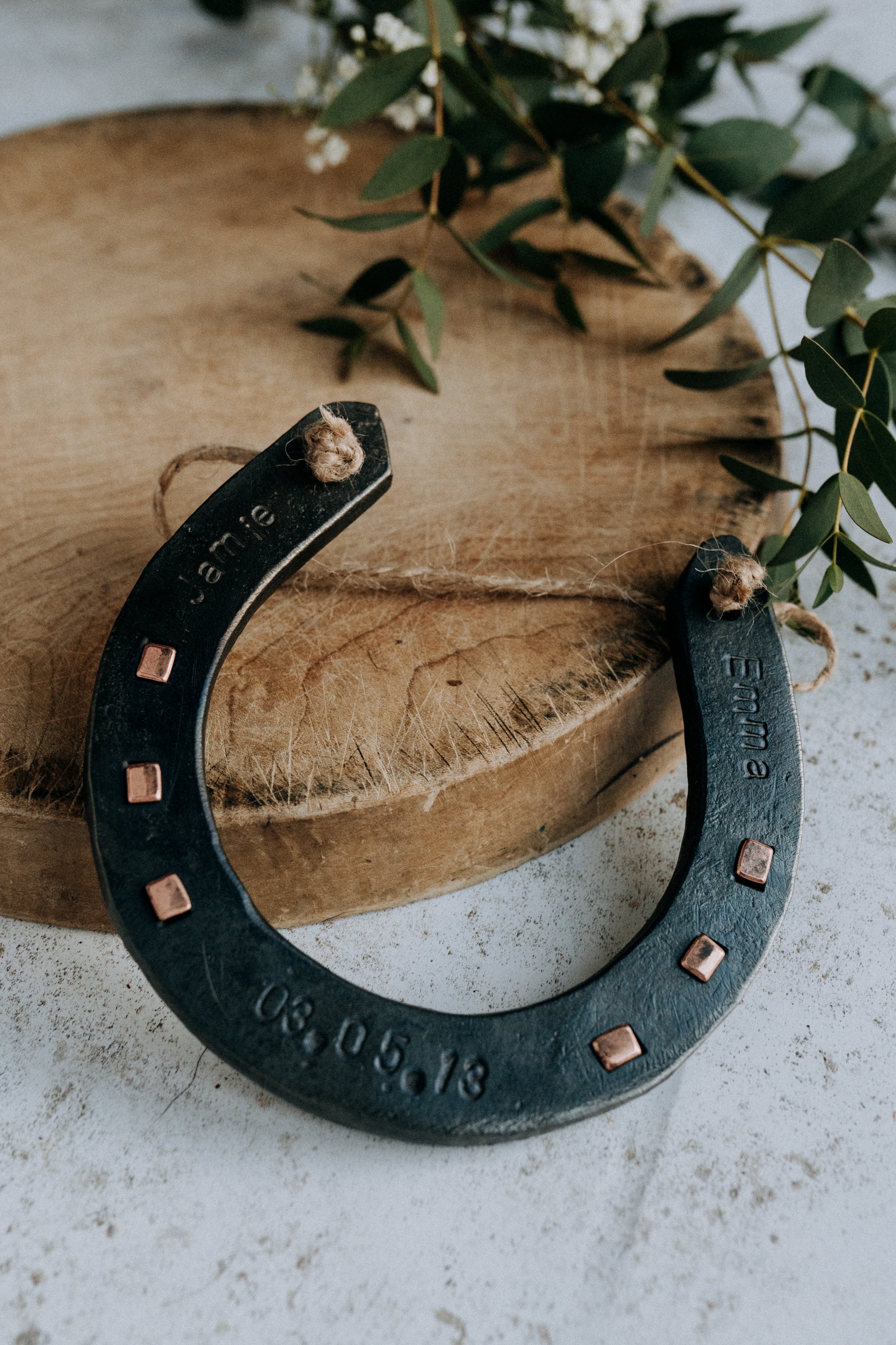 Wedding horseshoe store